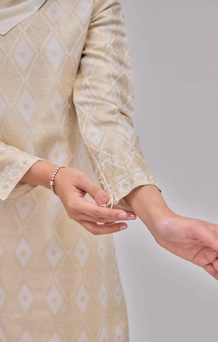 RABAI KURUNG MODEN | OFF WHITE GOLD